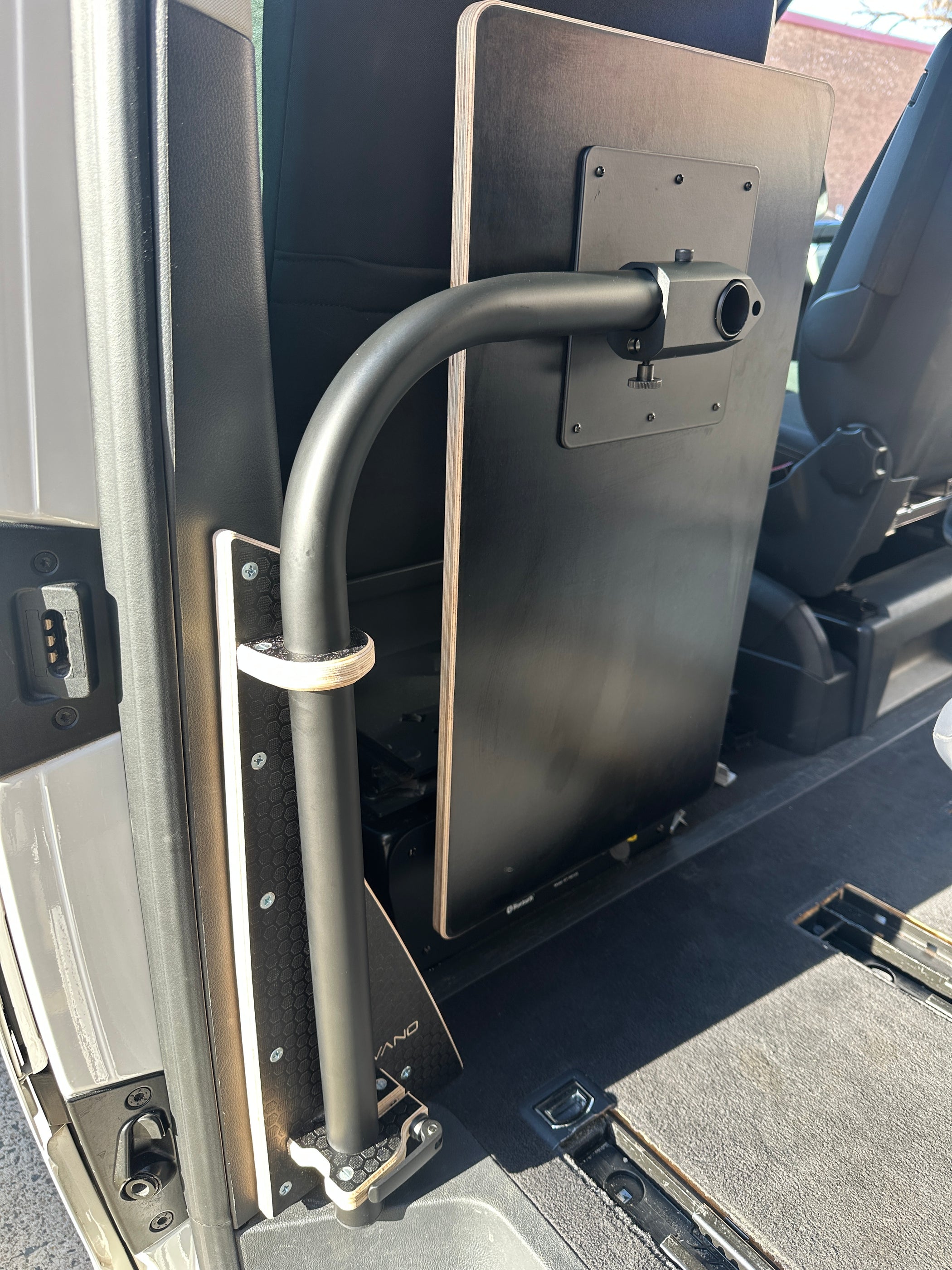 Ovano – Swing-Out Table — KombiLife Australia