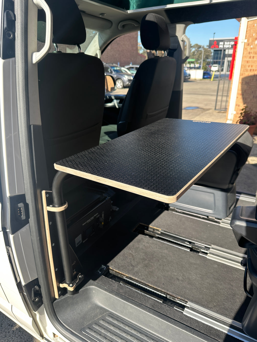 Ovano – Swing-Out Table — KombiLife Australia