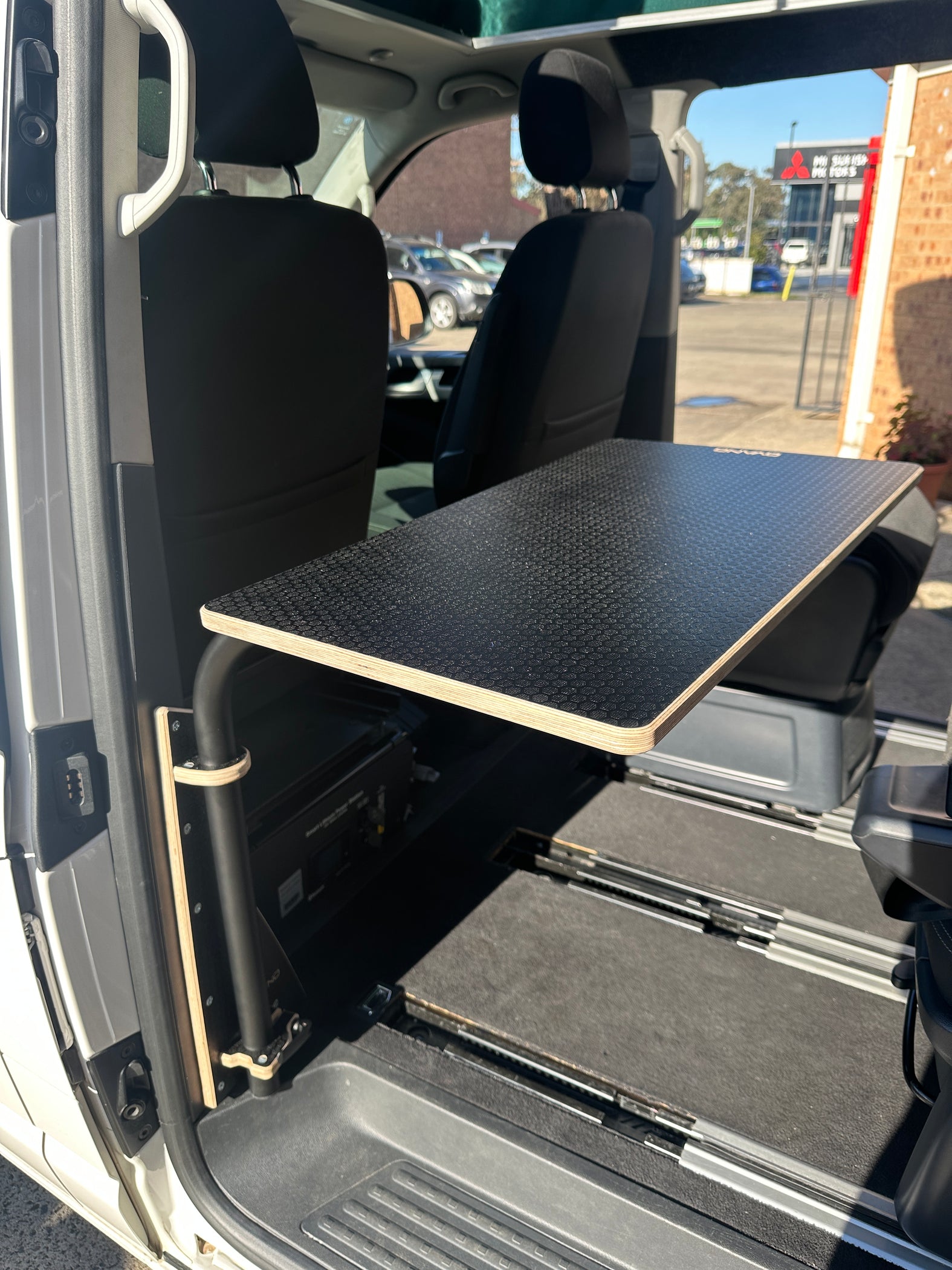 Ovano – Swing-Out Table — KombiLife Australia