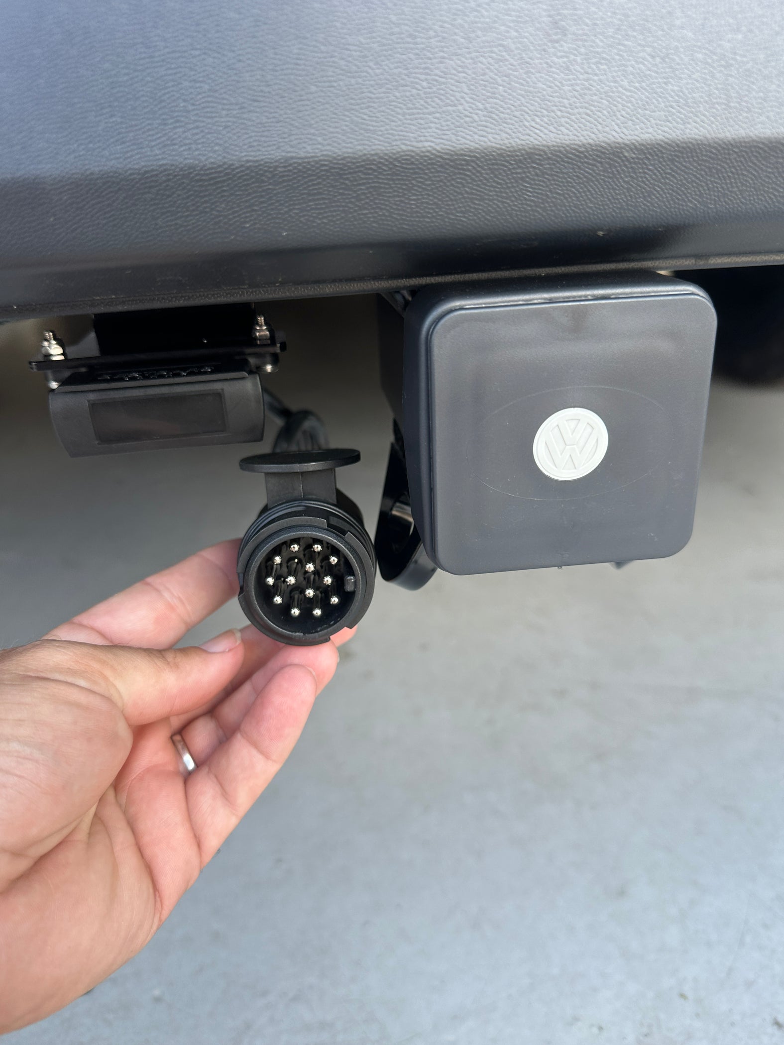 Genuine Tow Bar - Volkswagen - Crafter MY18 50/55 Dual Rear Wheels ...