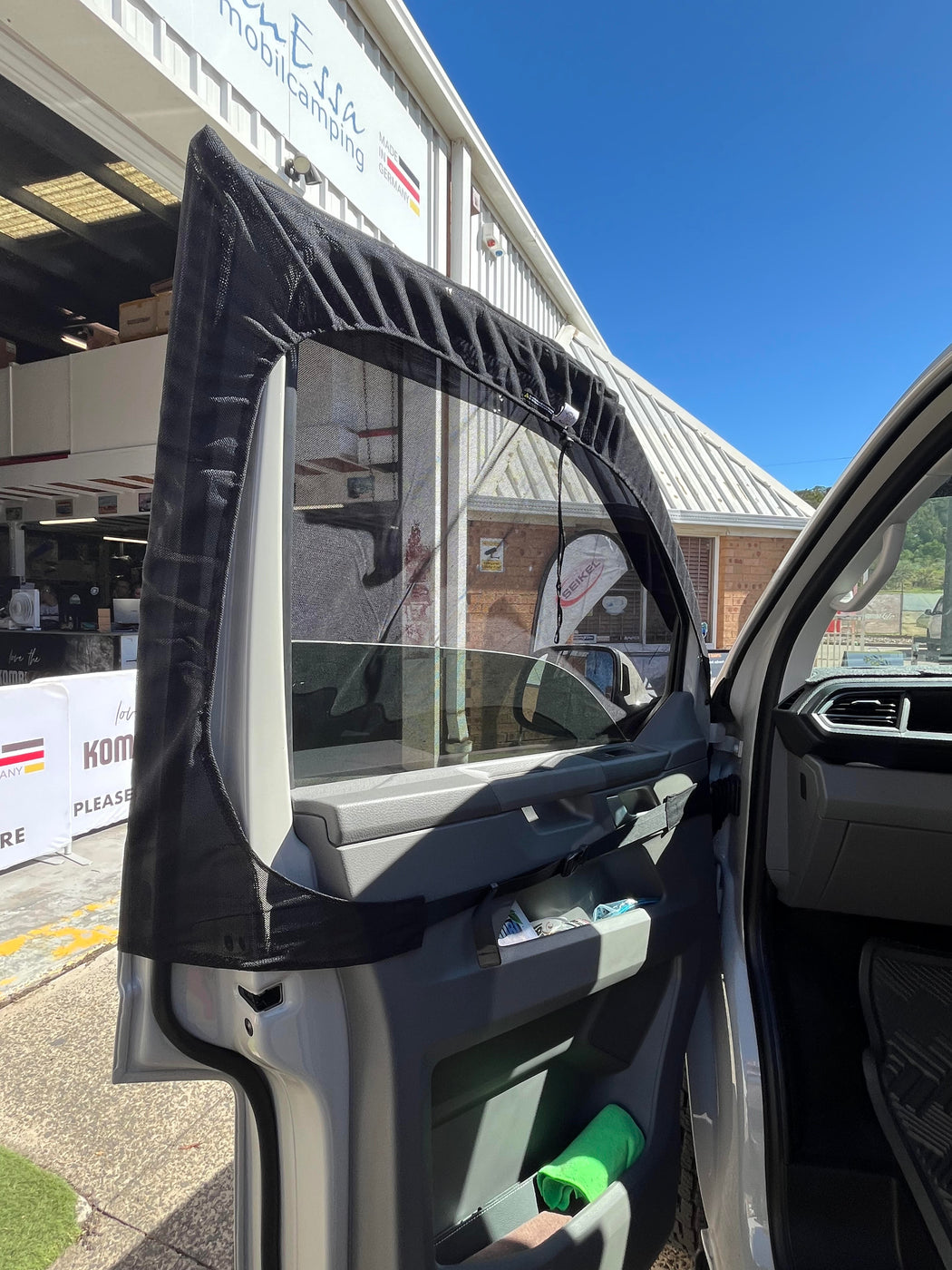 Universal Magnetic Front Window Fly Screens - For Cars and Vans ...