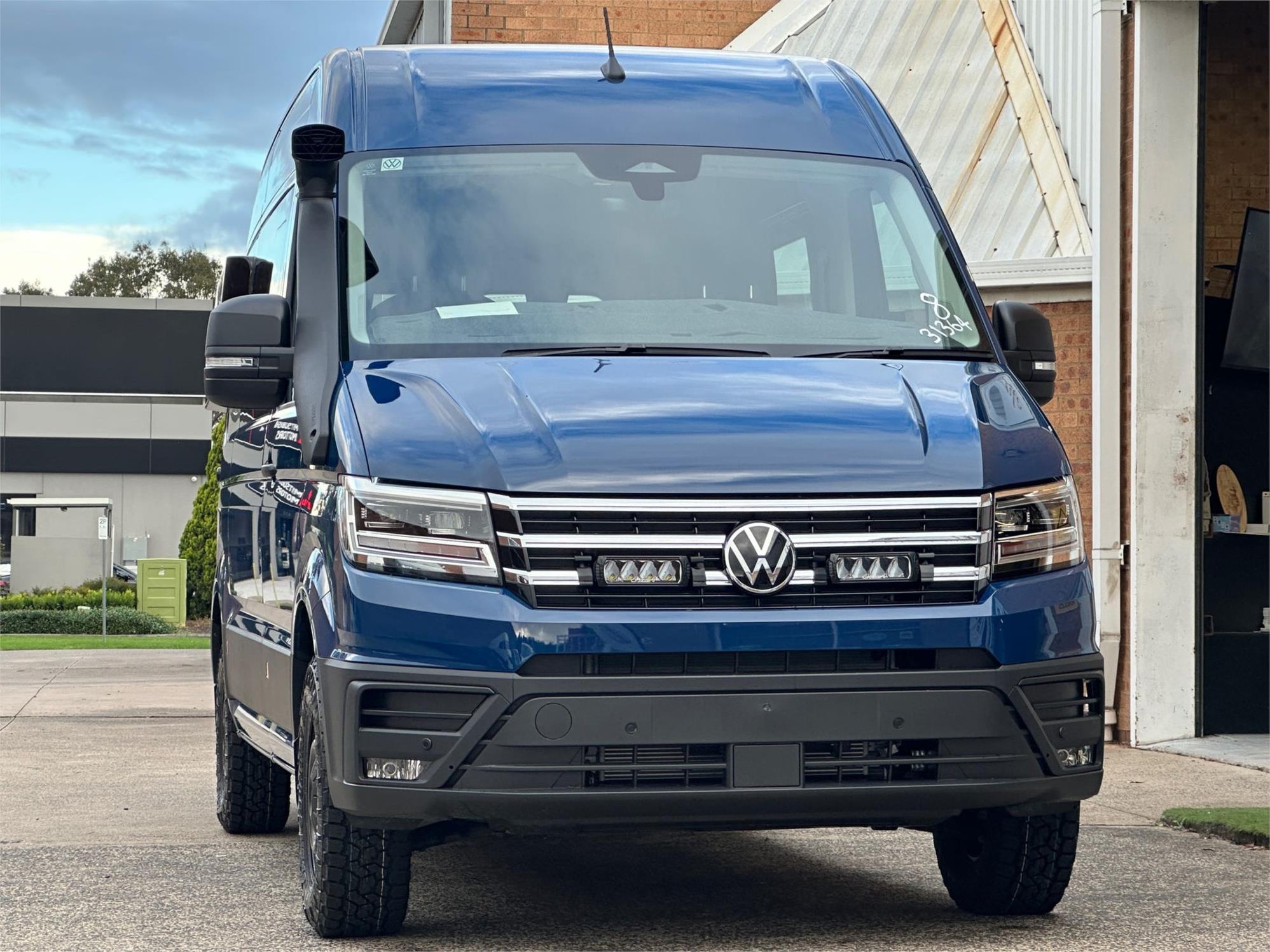 2025 VW CRAFTER 35 TDI410 MWB 4MOTION 3.88t - DEEP OCEAN BLUE - [NEW ...