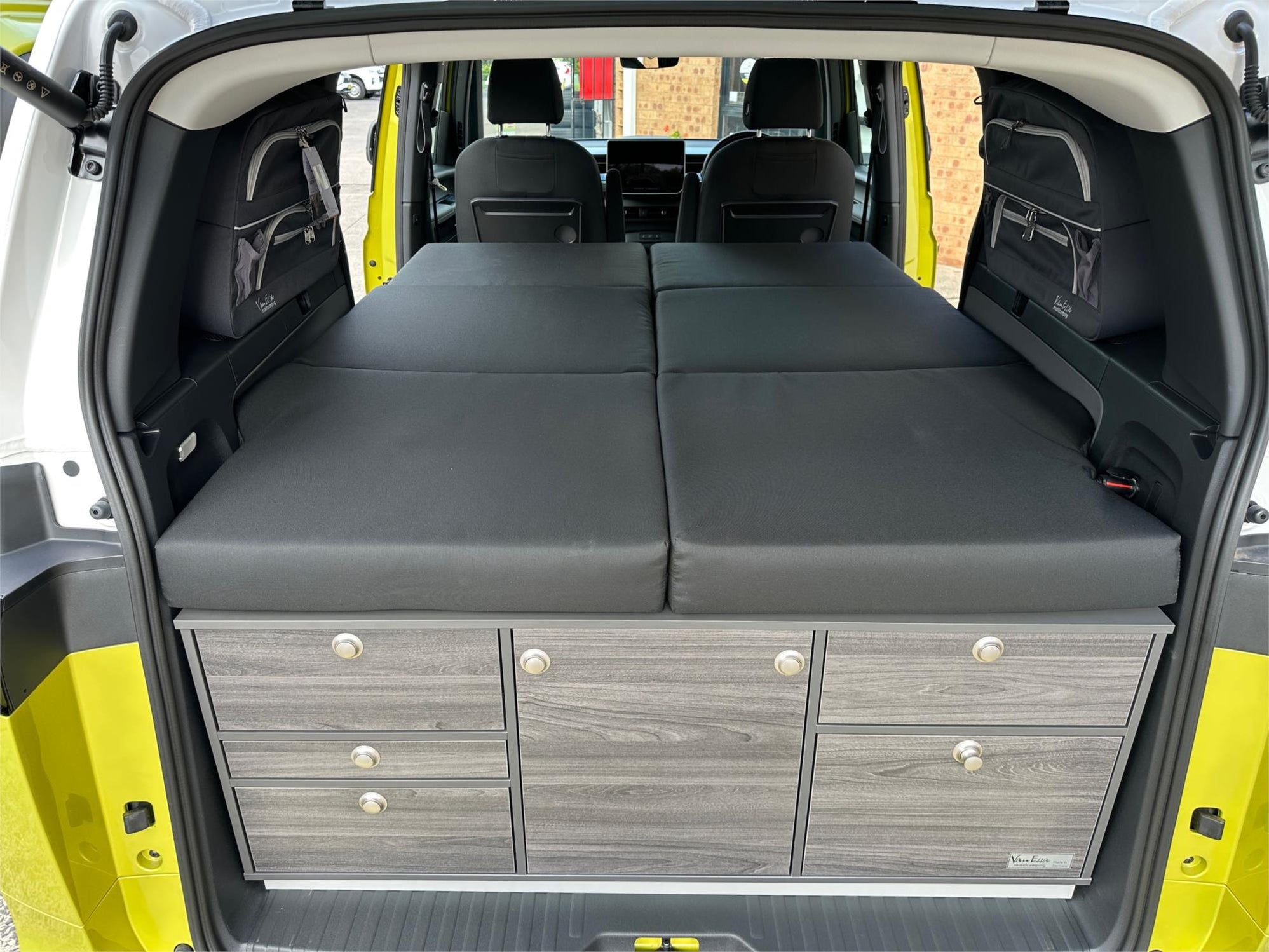 2025 VOLKSWAGEN ID BUZZ PRO SWB CANDY WHITE/POMELO YELLOW CAMPER - [DE ...