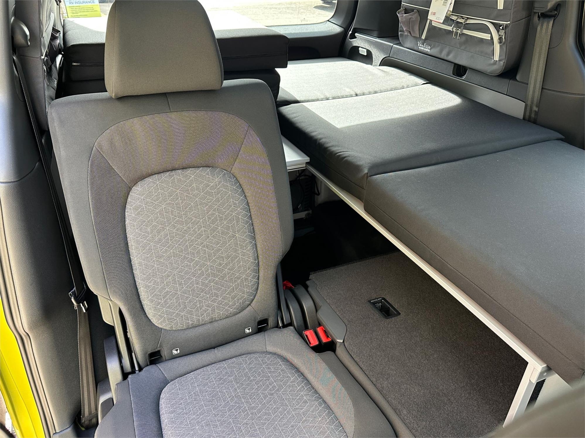 2025 VOLKSWAGEN ID BUZZ PRO SWB CANDY WHITE/POMELO YELLOW CAMPER - [DE ...