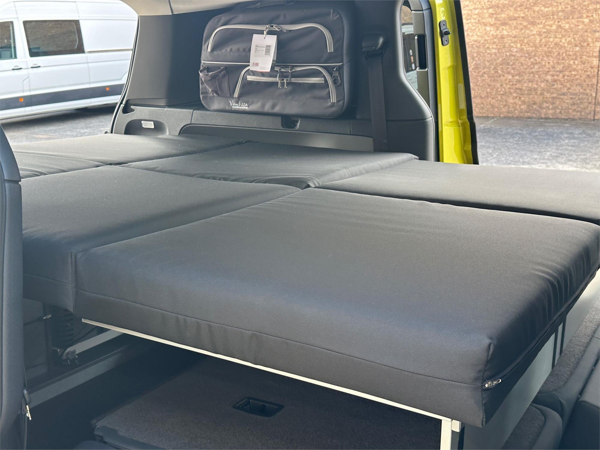 2025 VOLKSWAGEN ID BUZZ PRO SWB CANDY WHITE/POMELO YELLOW CAMPER - [DE ...