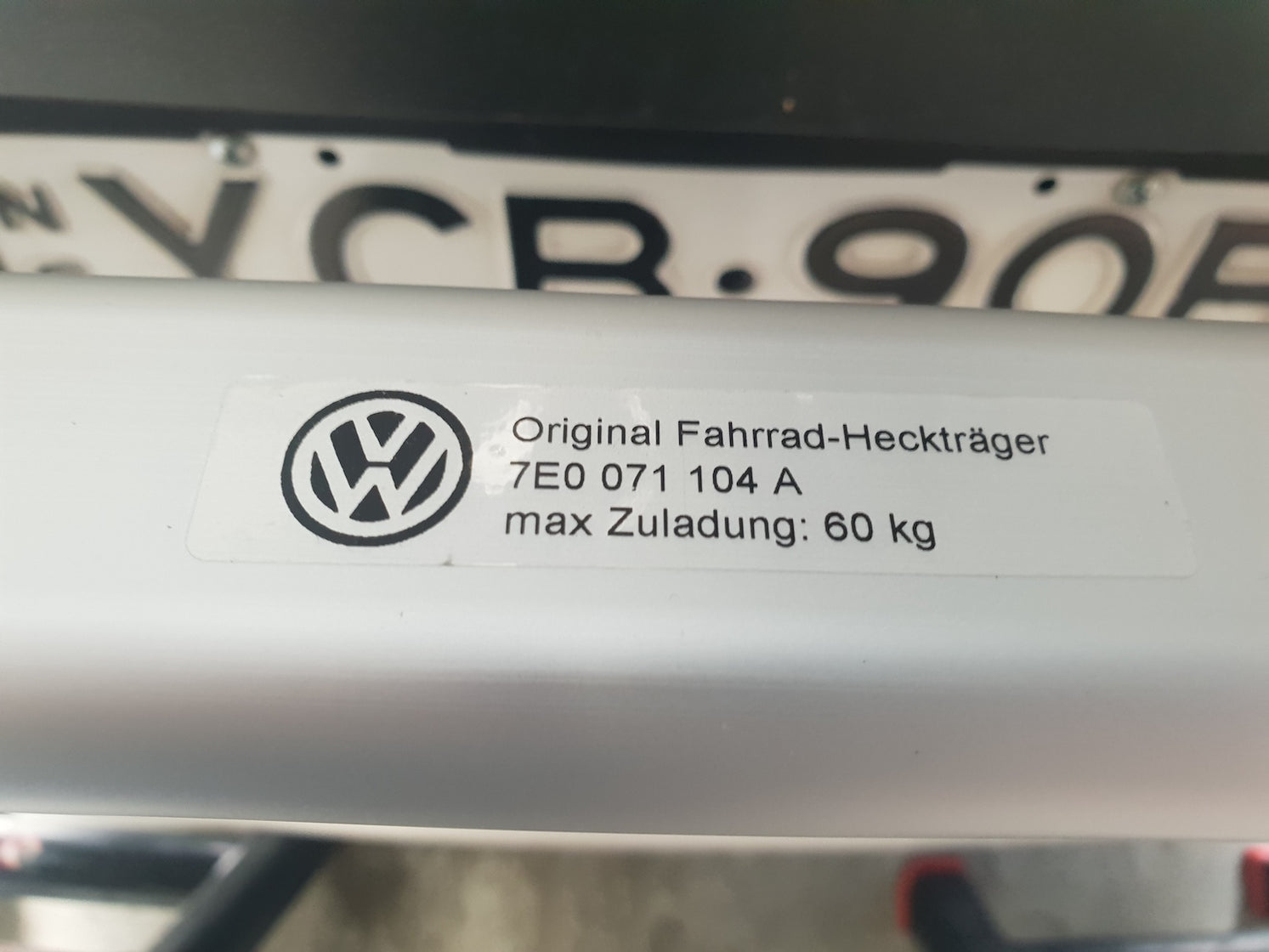 Original T6 Bike Rack from VW - 4 bikes - Genuine Volkswagen 7E0.071.1 ...