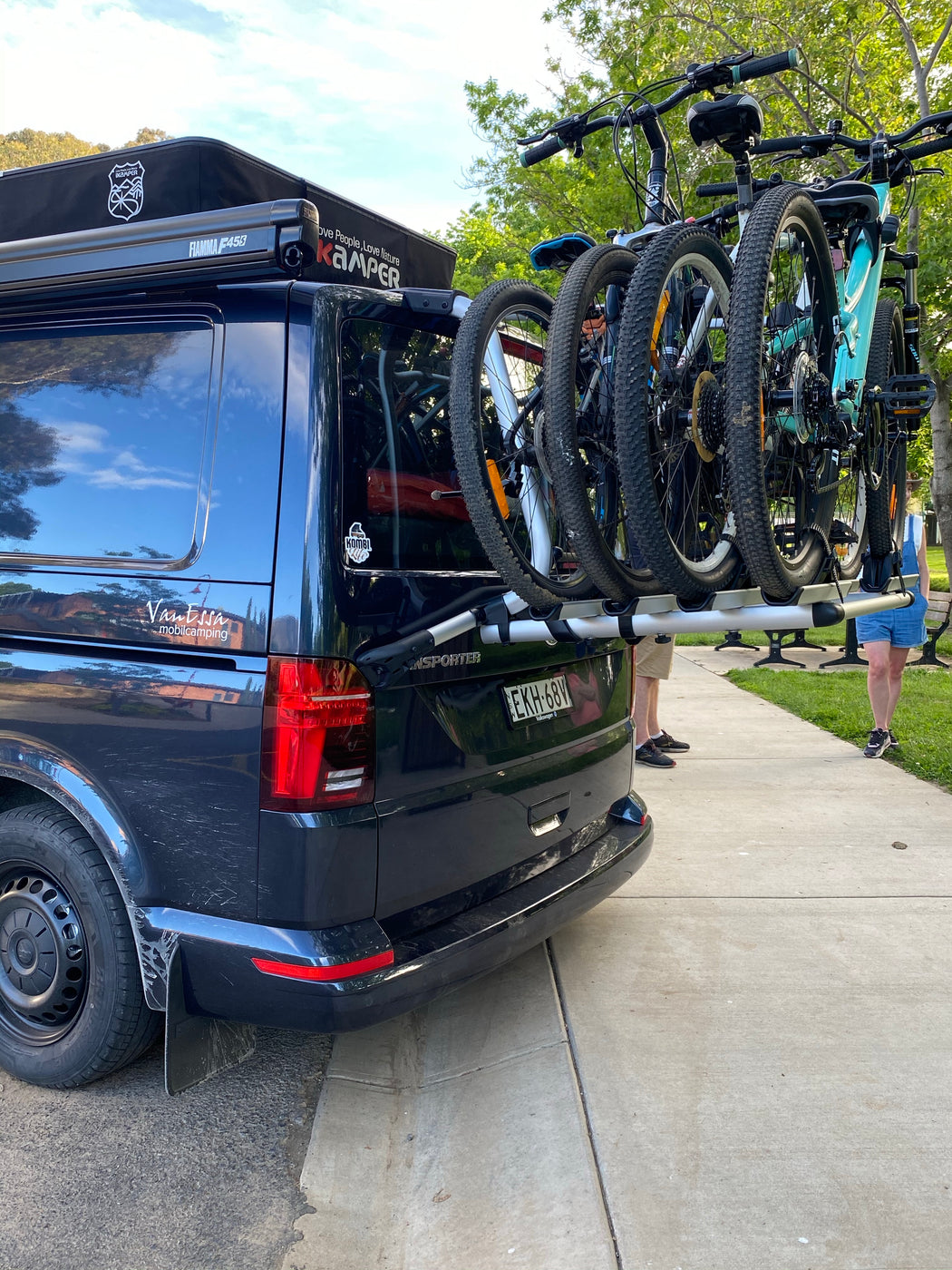 Original T6 Bike Rack from VW - 4 bikes - Genuine Volkswagen 7E0.071.1 ...